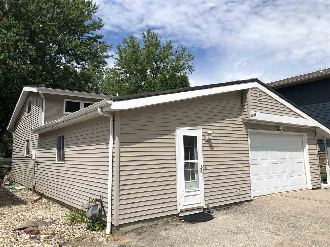 Okoboji Homes - Stauss Realty | - West Lake Okoboji - 1304 Jerdee ...