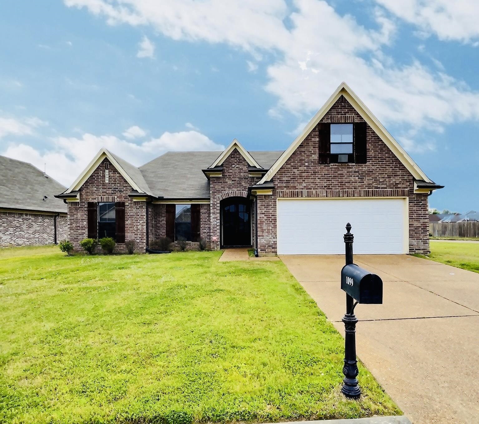 1099 Acadia Pl, Cordova, TN 38018