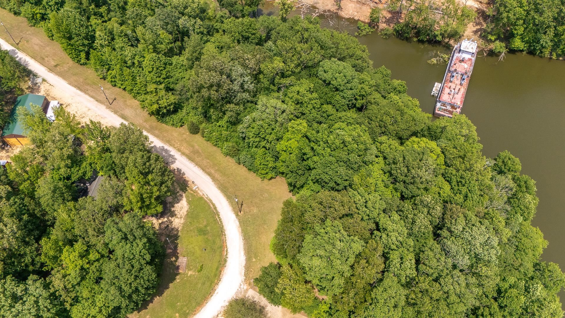 3 BEECH CREEK LOOP, CLIFTON, TN 38425 – Justin Johnson Realty