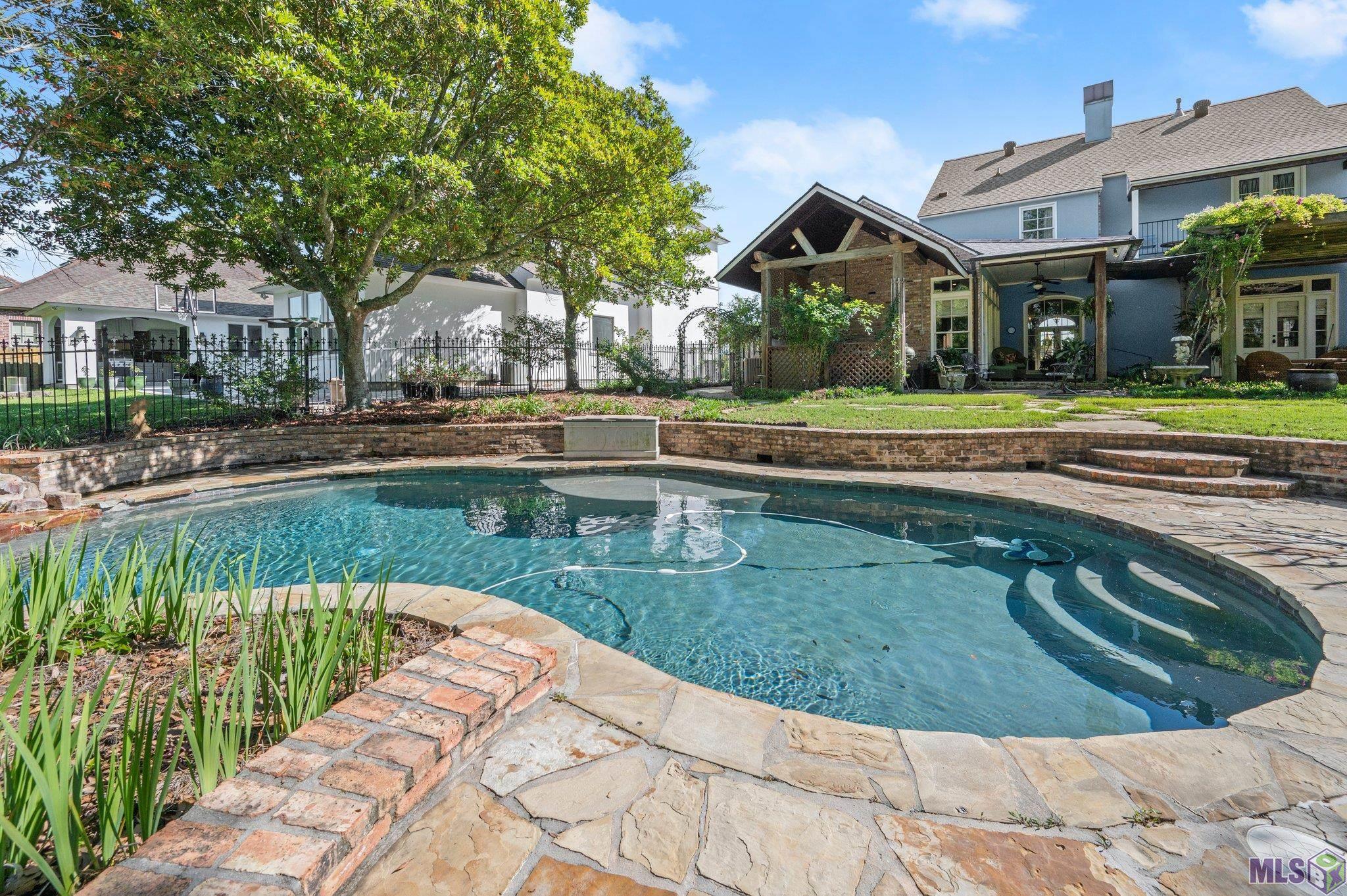 19707 Southern Hills Avenue, Baton Rouge, LA 70809 - MLSBOX