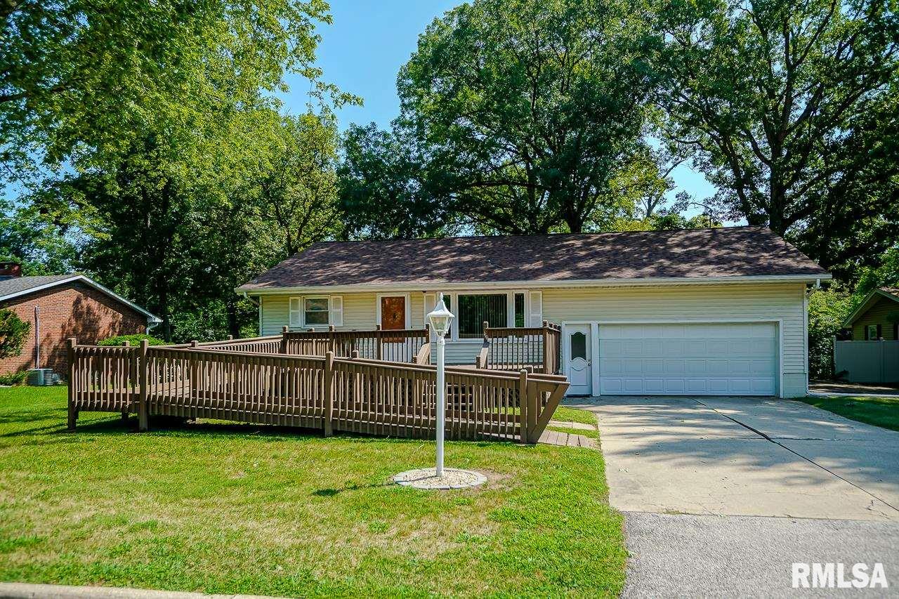 114 S Rustic Road, East Peoria, IL 61611