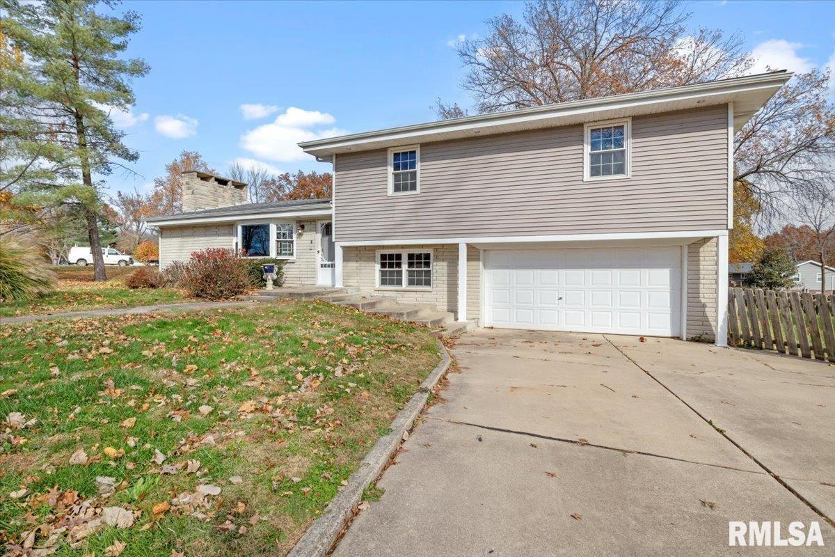 2 Vivian Lane, Springfield, IL 62712